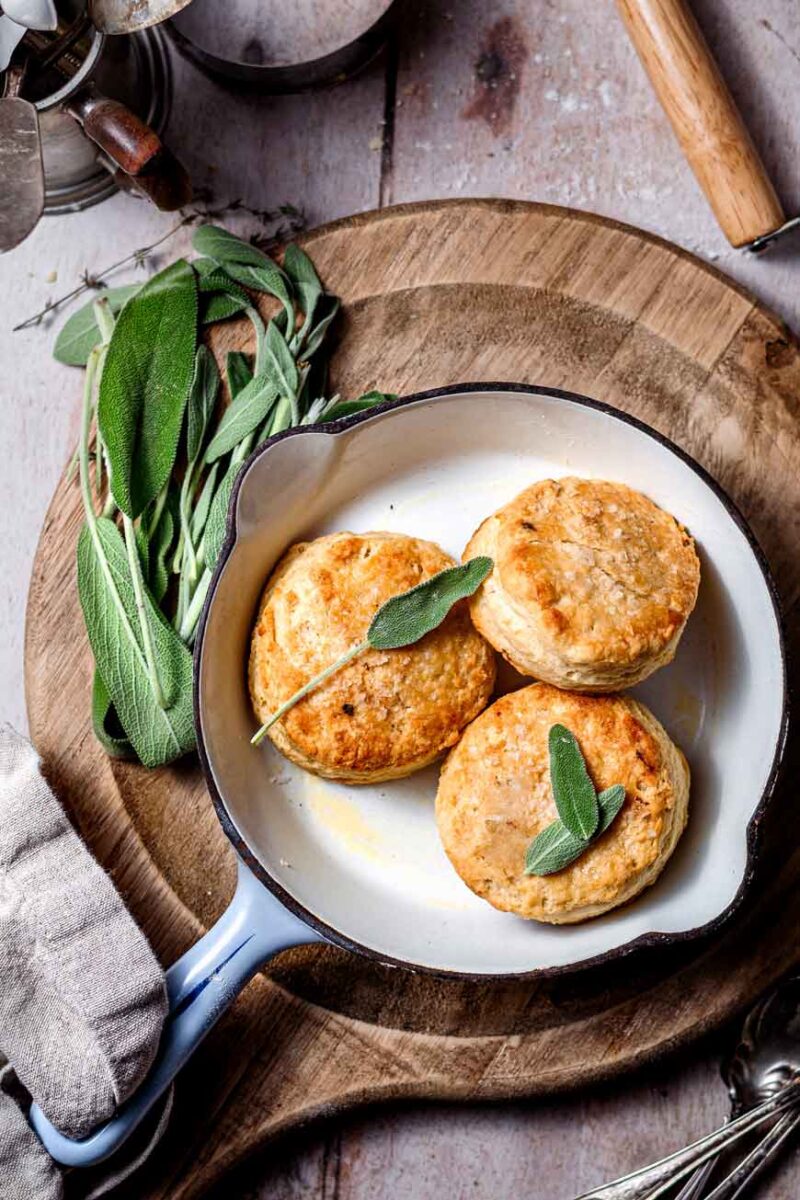 Easy Flaky Biscuits without Baking Powder