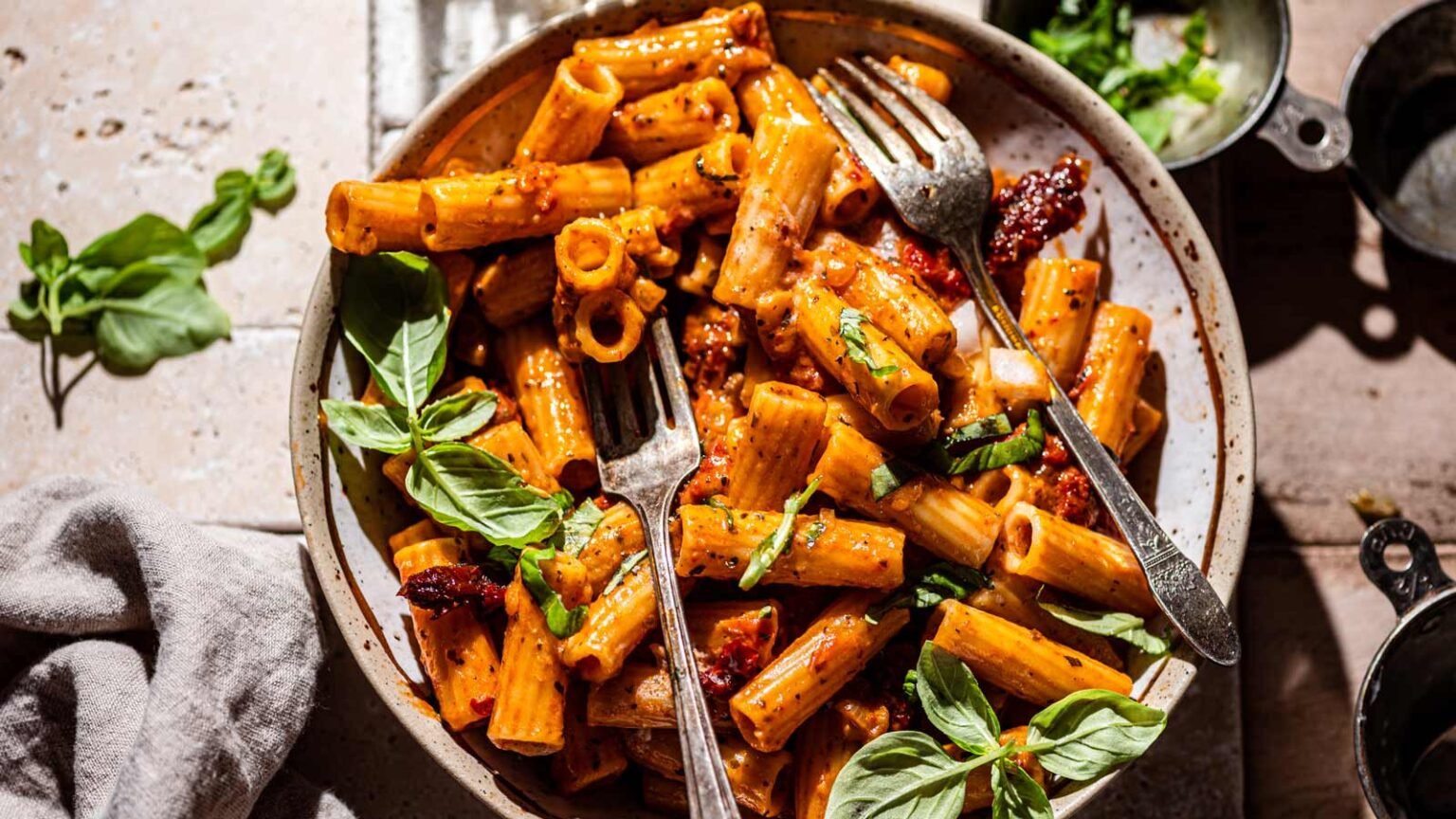 Creamy Coconut Milk Pasta Sauce (Vegan)