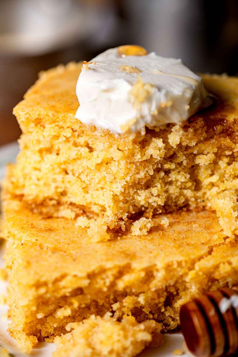 Easy Homemade Cornbread without Eggs!