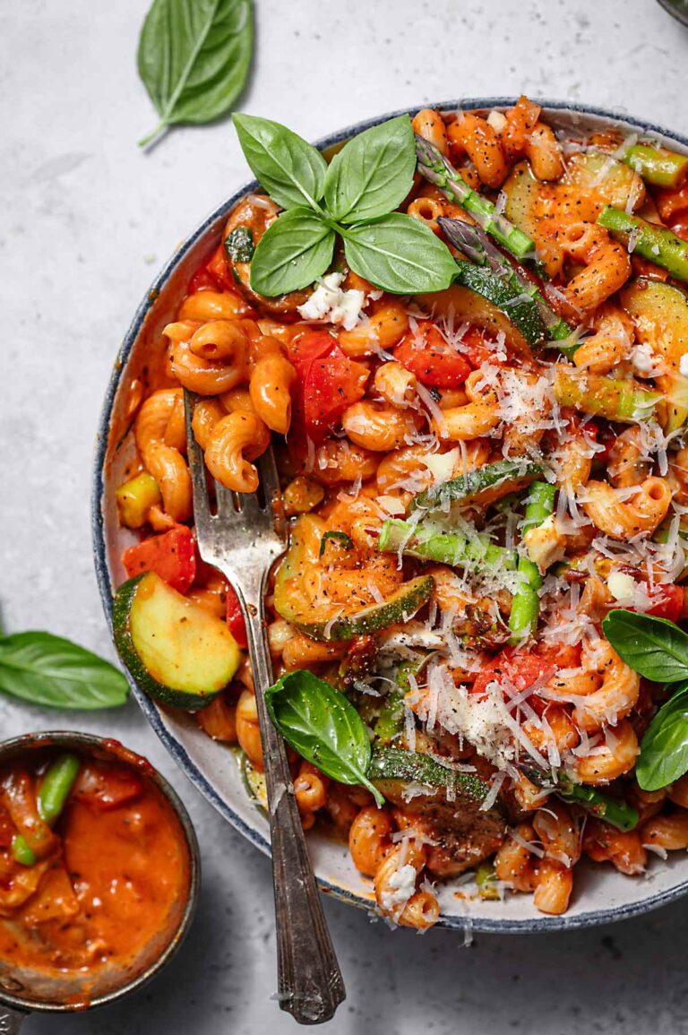 One Pot Vegetable Pasta with Creamy Tomato Sauce