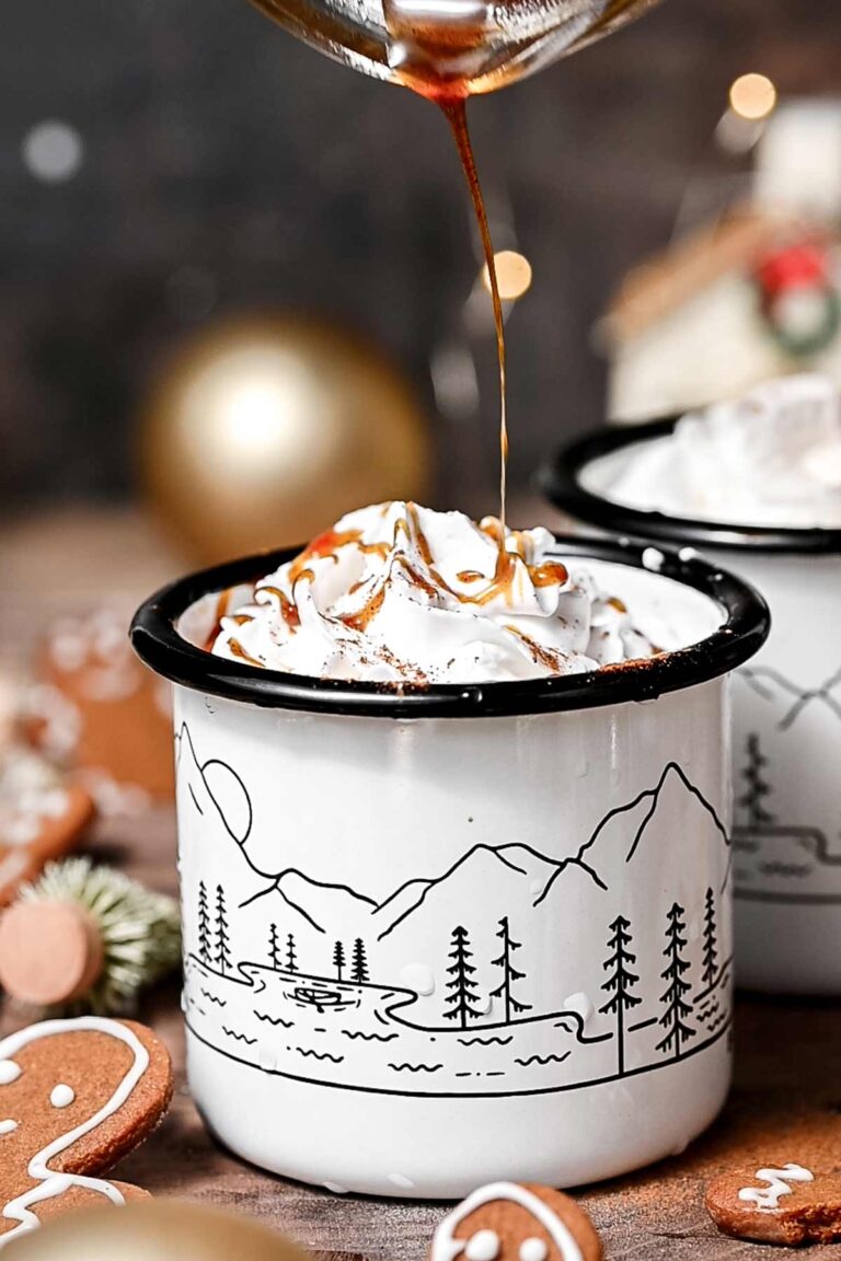 Homemade Gingerbread Latte - Starbucks Inspired!