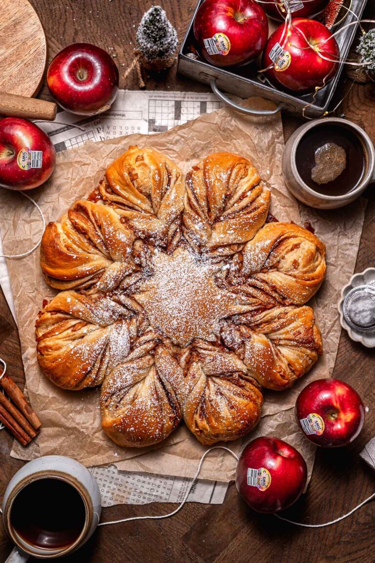 Vegan Star Bread with Apple Cinnamon Filling