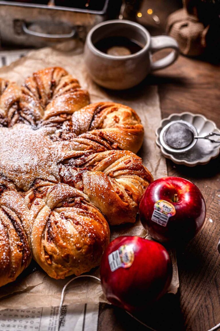 Vegan Star Bread with Apple Cinnamon Filling
